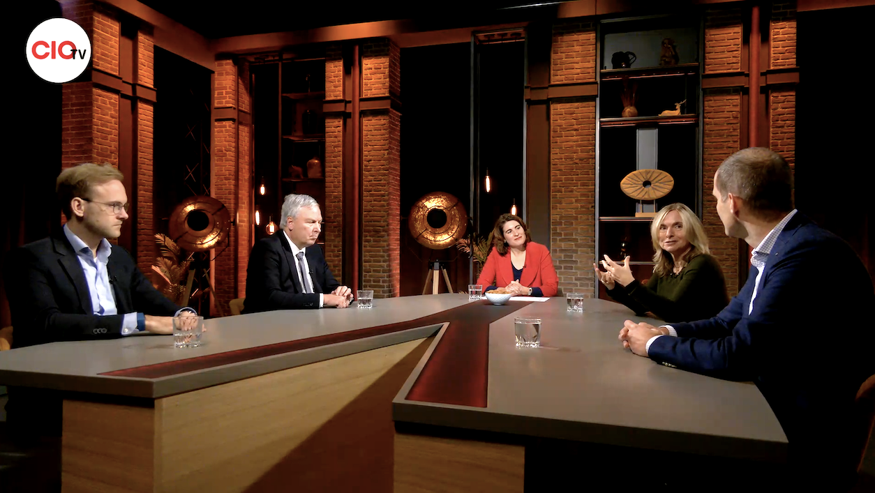 CIO TV #64: 'Organisatieverandering & leiderschap' met Fiona van der ...